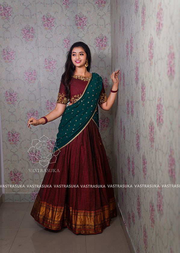 Handloom Checks Half Saree – Vastrasuka